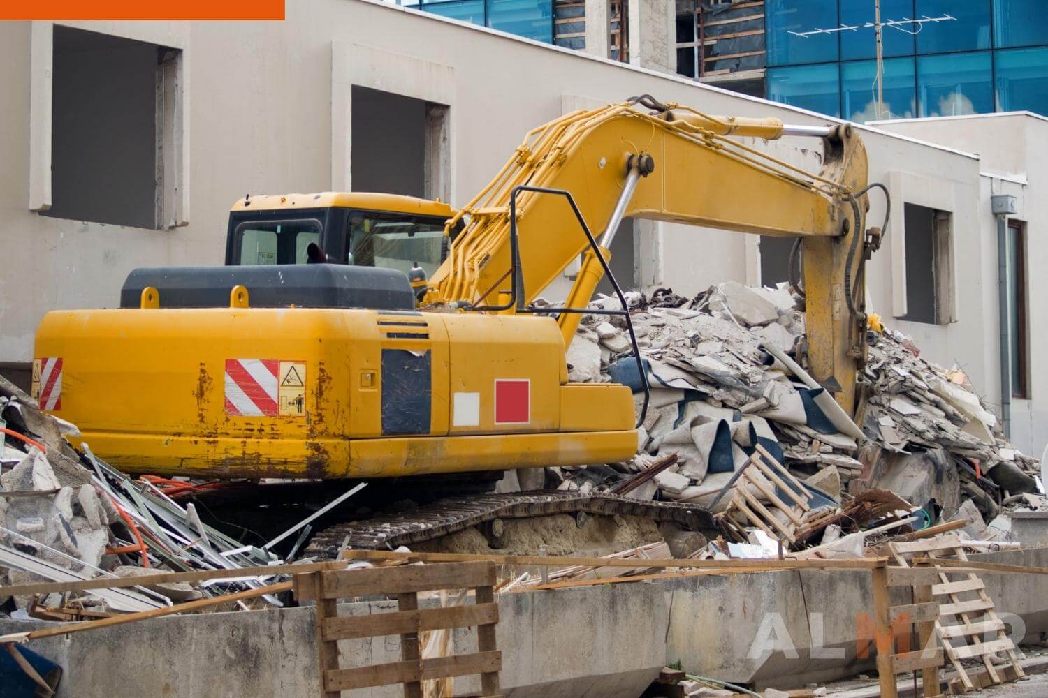 Low-Rise Building Demolition Toronto & GTA | Quick & Reliable